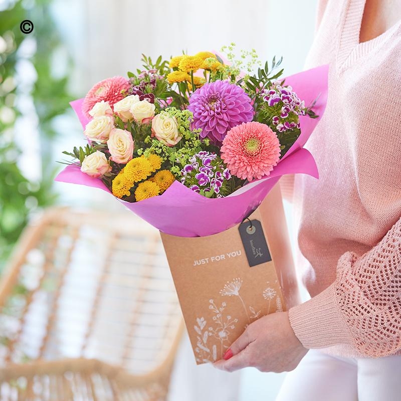 Bridgwater Interflora Florist | FLOWERS INTERNATIONAL | Somerset, TA6 5AW